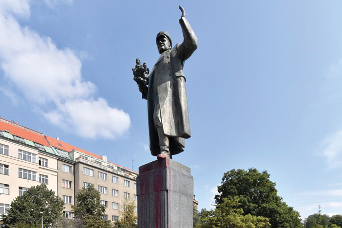 Falling Statues | Military History Matters